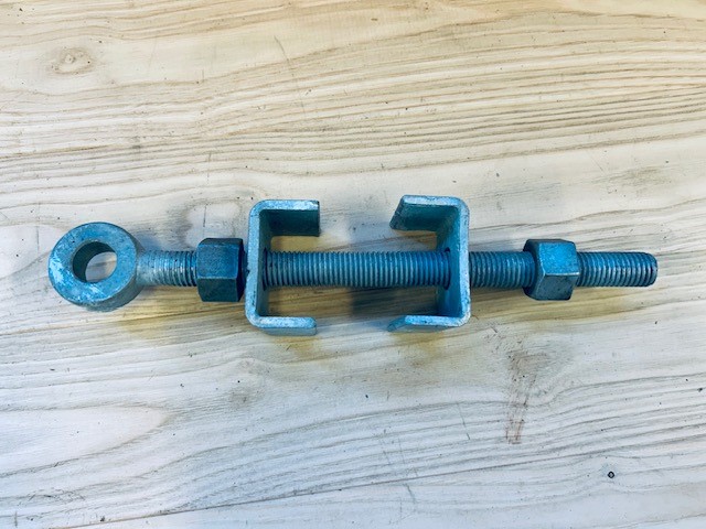 Ferrure réglable 30 cm avec œillet Ø 19 mm pour barrière, galvanisé à ...